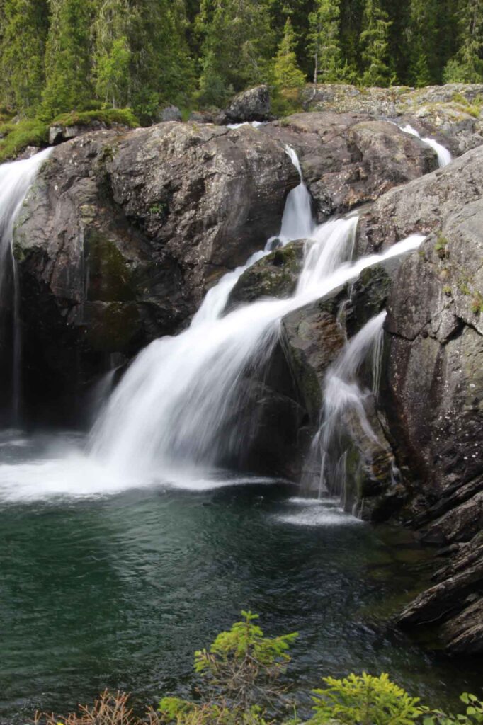 Rjukandefossen, een van de mooiste watervallen in Noorwegen - Wij ...
